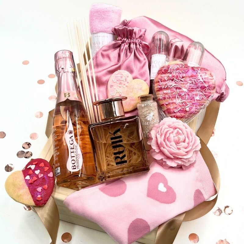 Ladies Valentine's Night In - Flowers and Gifts - Online flower shop