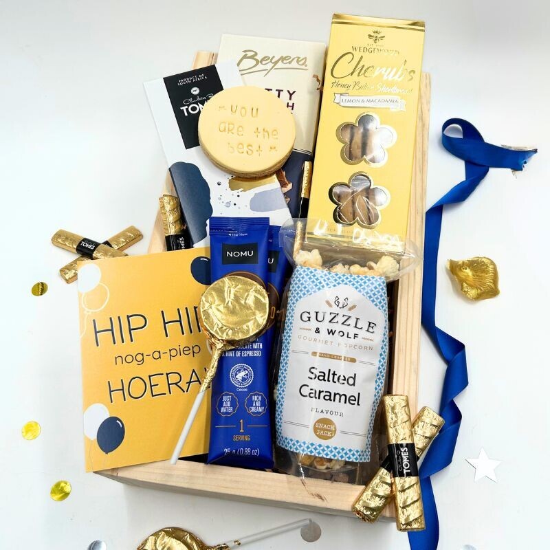 Hip Hip Hoera Birthday Box - Flowers and Gifts - Online flower shop