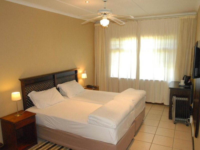 Emafini Country Lodge - Swop and Stay