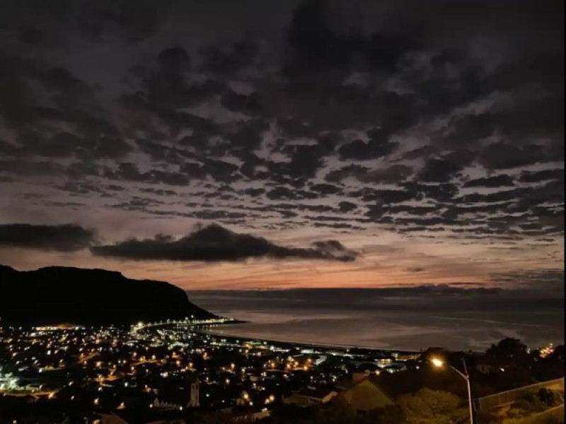 Two Oceans Artist's Home - Swop and Stay