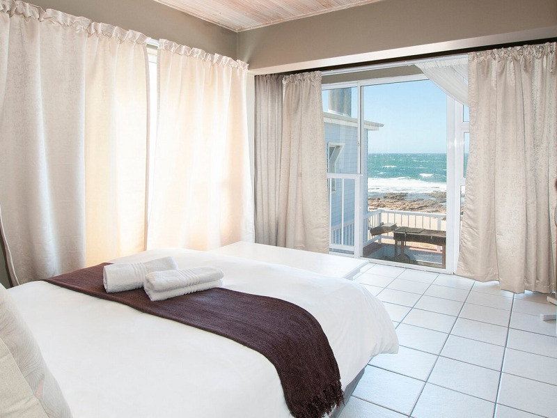 Point Village Hotel - Swop and Stay