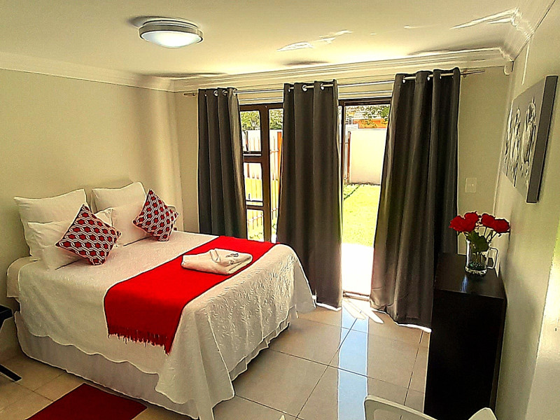 The Dream Guesthouse and Coffee Lounge - Swop and Stay