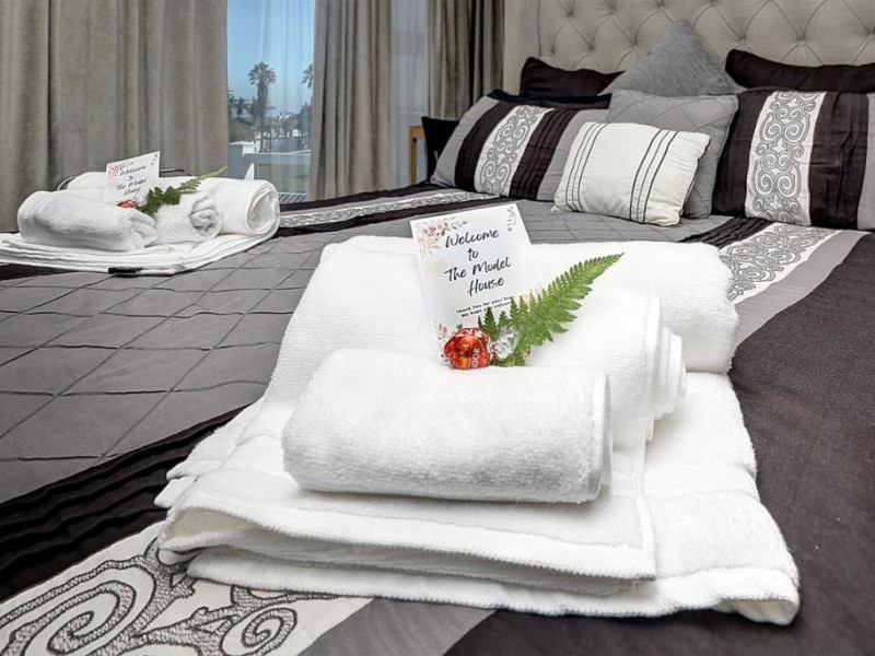 The Model Guest House Celebrities Casting - Swop and Stay