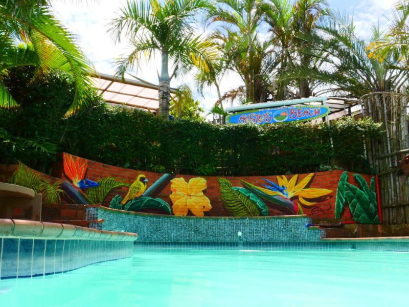 Ansteys Beach Self Catering Apartments - Swop and Stay