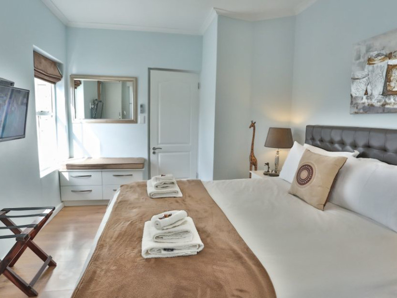 Abington Manor - Fish Hoek Guesthouse - Swop and Stay