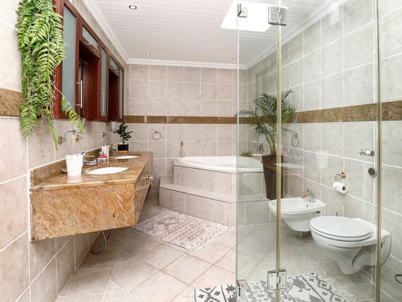 The Model Guest House Celebrities Casting - Swop and Stay