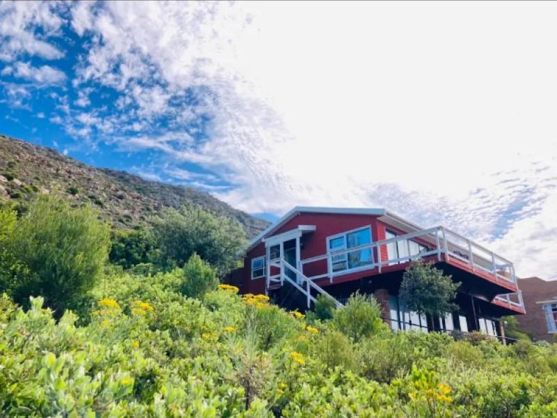 Two Oceans Artist's Home - Swop and Stay