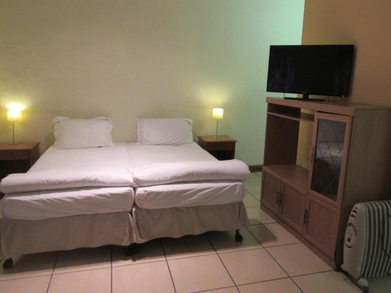 Emafini Country Lodge - Swop and Stay