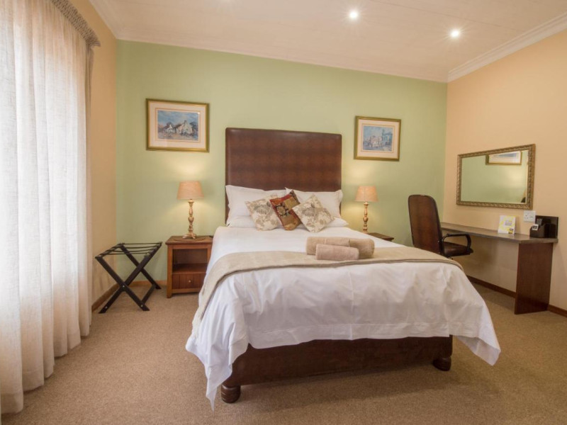 Sunset Manor Guest House - Swop and Stay