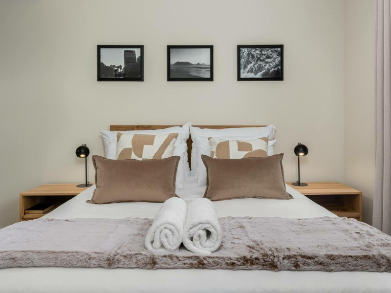 Chosen Luxury Apartment | Foreshore Place - Swop and Stay