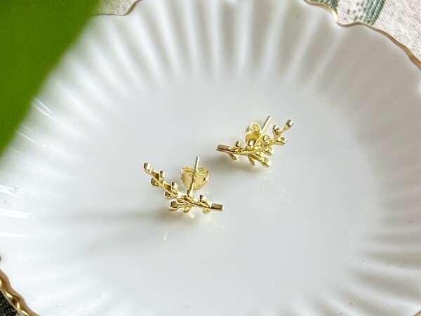 Fynbos Leaf Climber Studs - Tora Grace